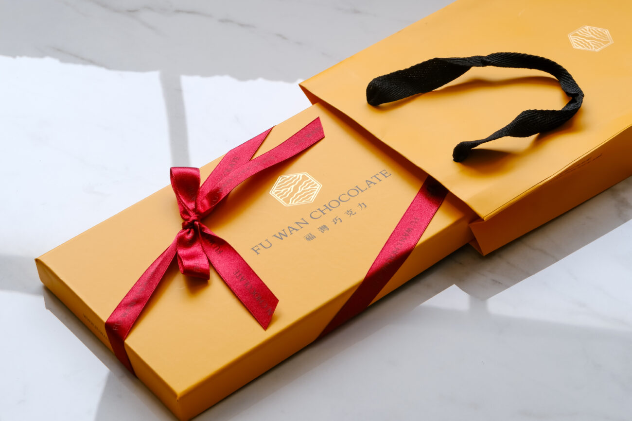 Fu Wan Gift Box, 3 Dark Chocolate Bars w/ Tea Infusions – Caputo's ...