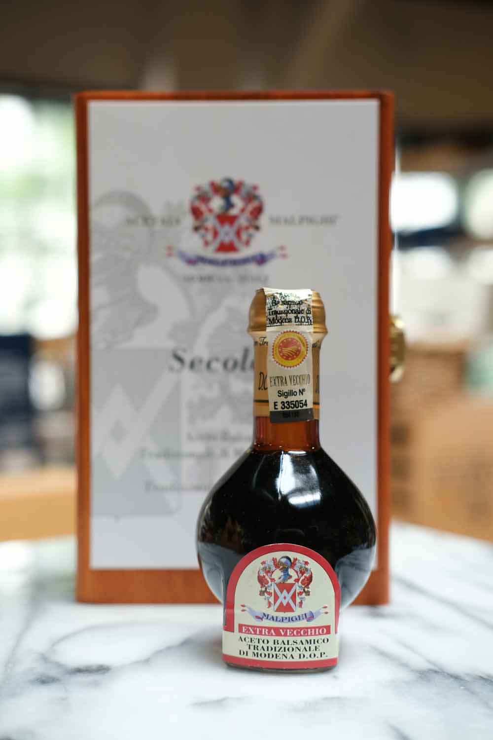 Malpighi 100 Year DOP Balsamico Tradizionale 100ml – Caputo's Market & Deli